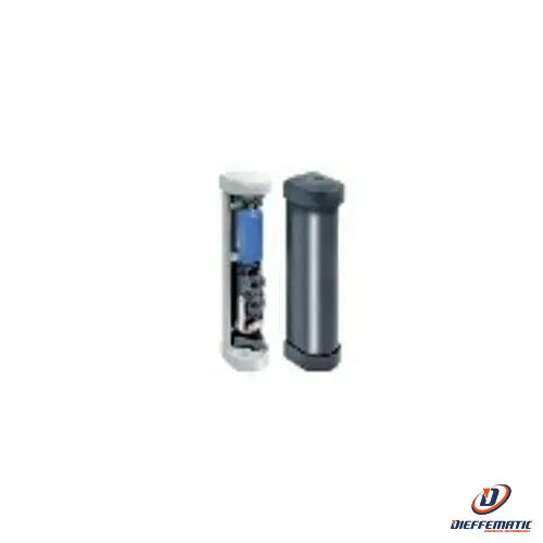 Self-powered infrared optical barrier with ja100 dfm wdssb transmitter